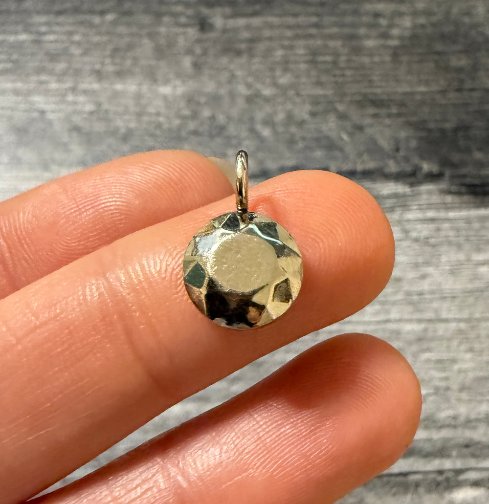Vintage 14K White Gold Faceted Round Cut Charm – Alpha & Omega Jewelry